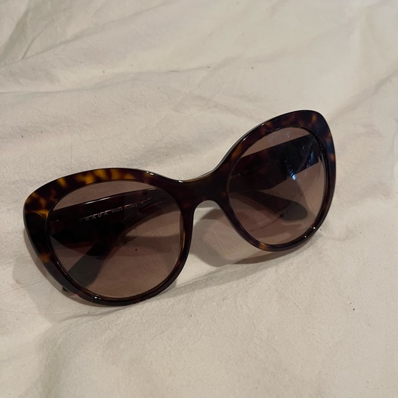 Prada | Accessories | Prada Tortoise Shell Round Sunglasses Womens ...